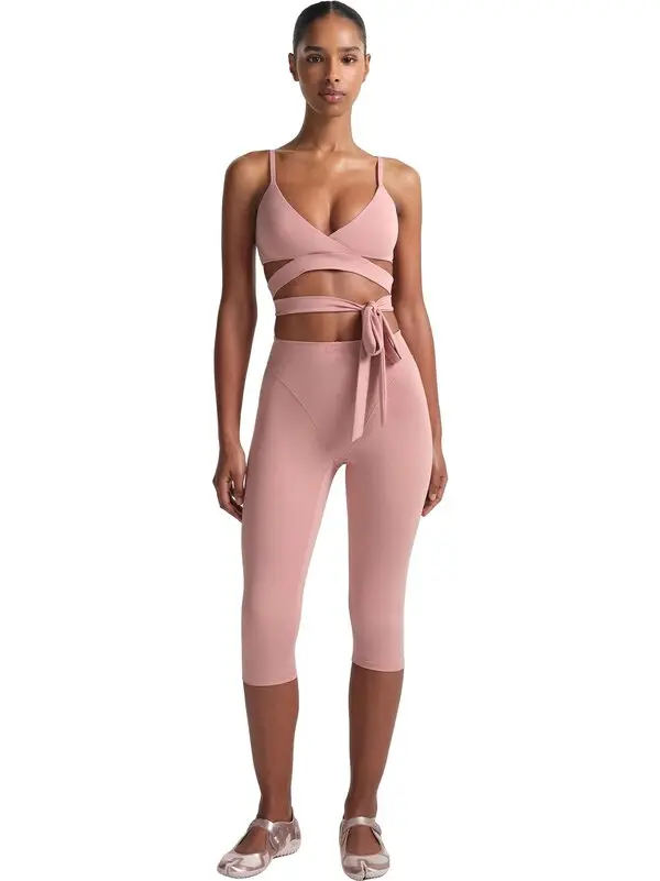SKIMS 17" V Line Crop Legging | Deep Neutral | | Nike Matte - Himalayan