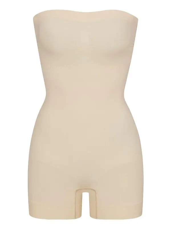 SKIMS Seamless Sculpt Strapless Shortie Body - Cream