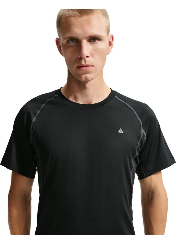Nike Wildsee" Dri-fit Short-sleeve Base Layer Top - Black