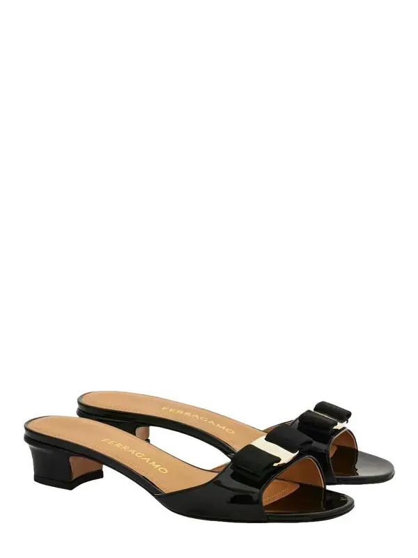 FERRAGAMO Vara Bow-detail Sandals - Black