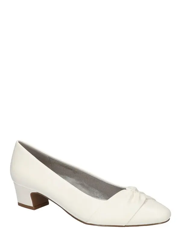 EASY WORKS BY EASY STREET Lyanna Pump - White