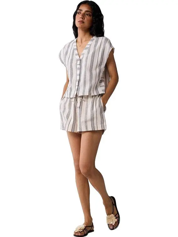 REISTOR Matching Set With V-neck Top And Regular Shorts - Stripe
