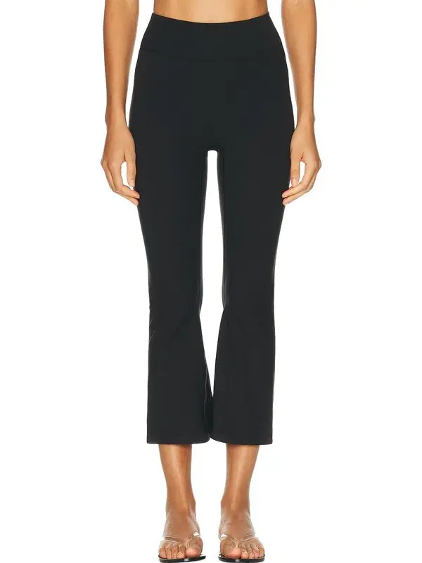 437 The Perfect Capri Pant - Black