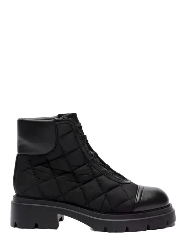 STUART WEITZMAN Quilted Lace-up Boots - Black