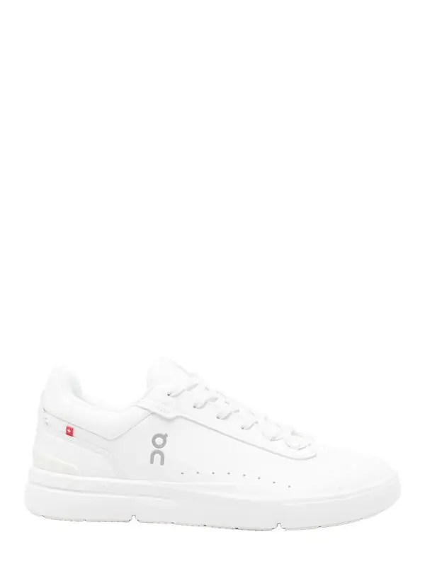 On The Roger Advantage Sneakers - White