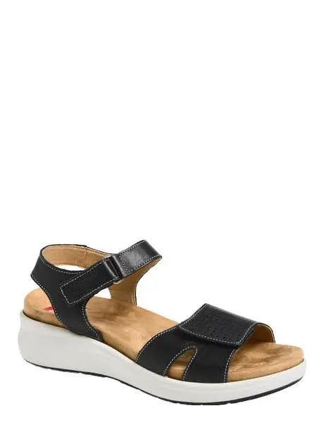 ON FOOT Marta Sandal - Napa Black