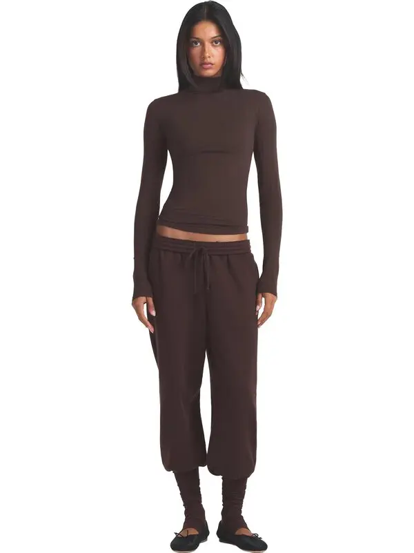 SKIMS Leg Warmer Sweatpant With Embossed Logo | | Cotton Fleece - Espresso