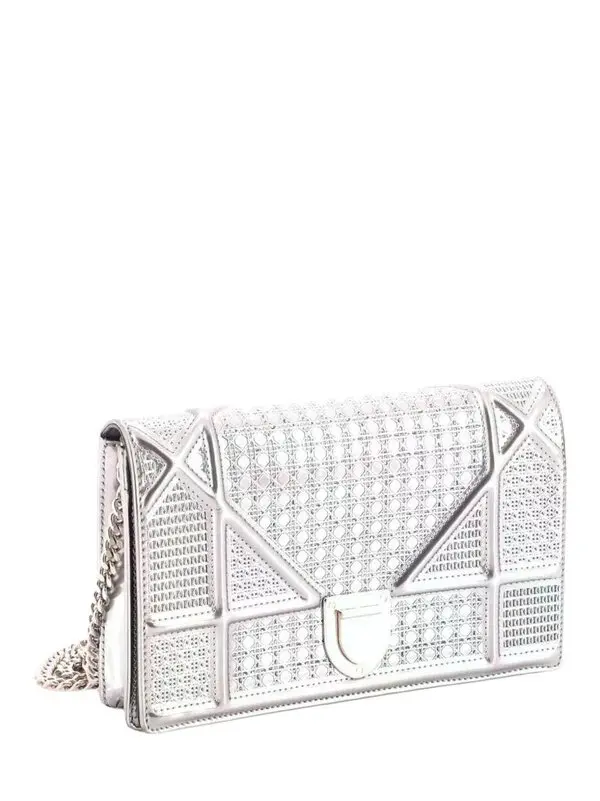 Dior Diorama Wallet On Chain Cannage Embossed Calfskin Clutch Bag - Silver