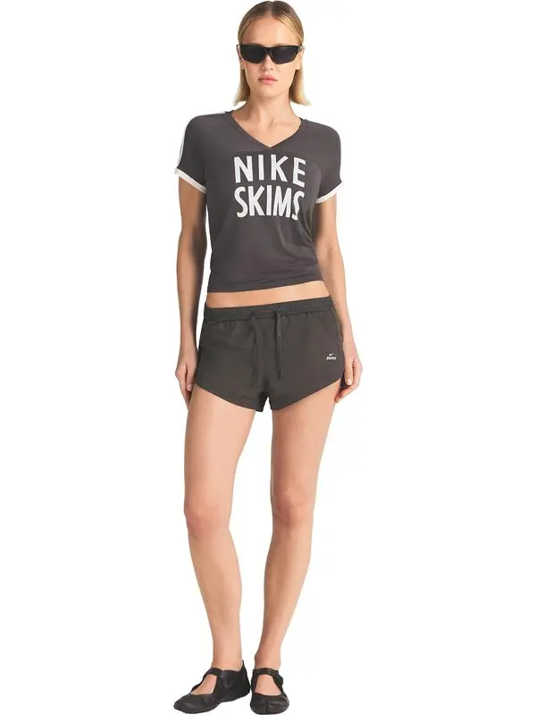 SKIMS 2" Short | Grey | | Nike Crunchy Nylon - Boulder