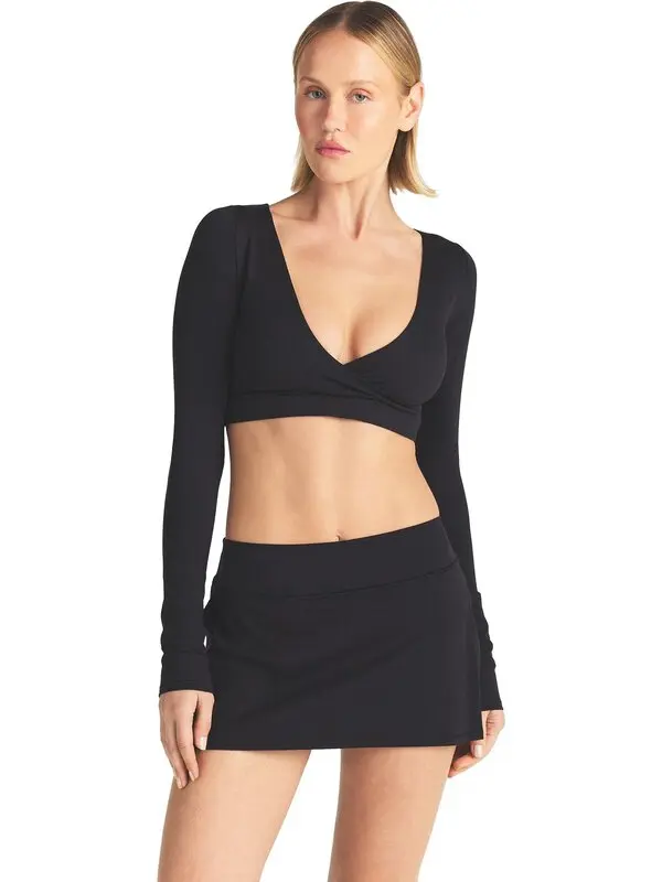 SKIMS Wrap Long Sleeve Top | Black | | Nike Matte - Obsidian