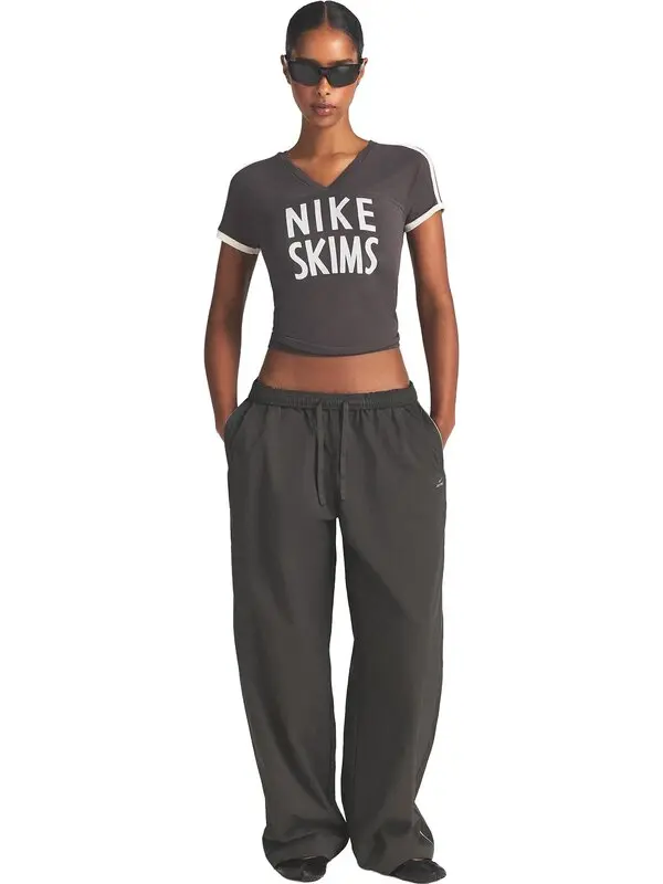 SKIMS Wide Leg Pants | Grey | | Nike Crunchy Nylon - Boulder