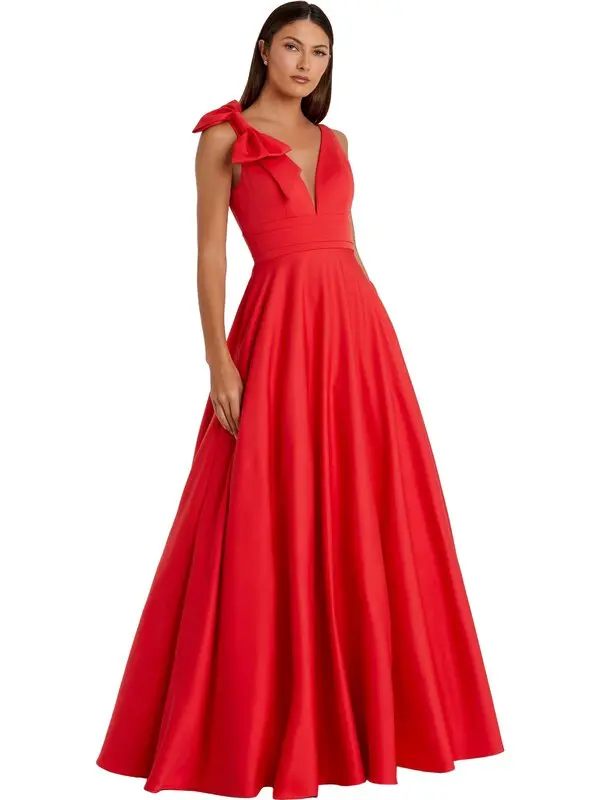 Mac Duggal Sleeveless Plunge Neck Ball Gown With Bow Detail - Red