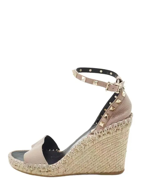 Valentino Garavani Rockstud Wedge Sandals - Neutrals