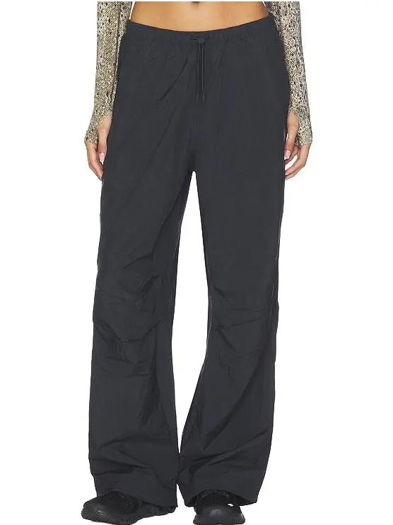 On X Zendaya Ruched Lightweight Pant - Black