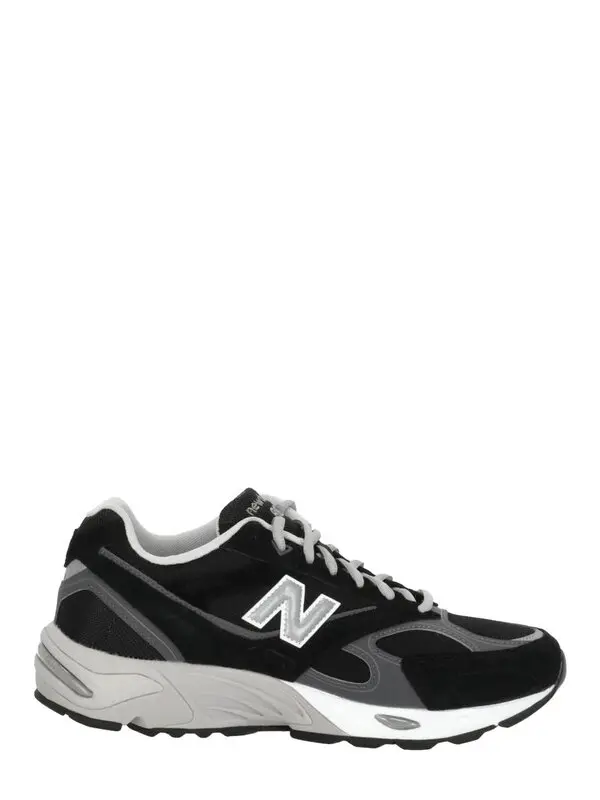 NEW BALANCE Shoes - Black