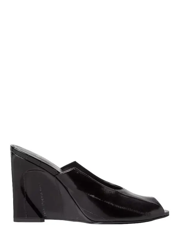 Fendi Hagfish Leather Sandals - Black