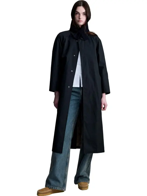A.p.c. Gaia Coat Loone Sizee-fit Mac In Water-repellent Waxed Cotton - Black