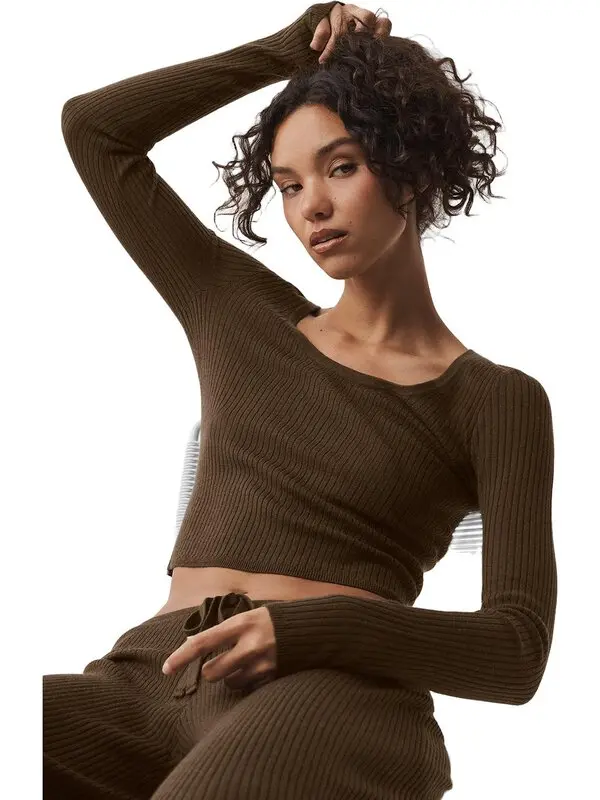 Alo Yoga Sweater Knit Unwind Long Sleeve Top - Espresso