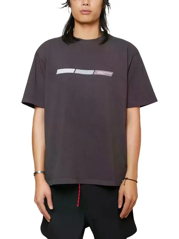 DISTRICT VISION Logo-detail T-shirt - Grey