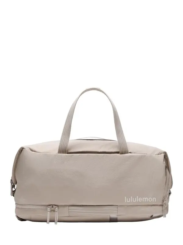 Lululemon 3-in-1 Large Gym Duffle Bag 35l - Downtown Tan/light Ivory/light Ivory