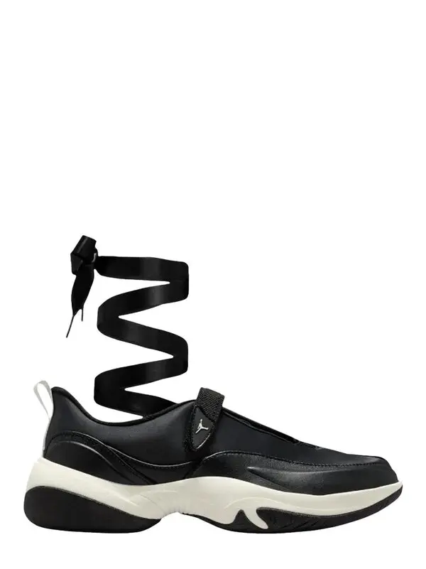 JORDAN Wmns Pointe Sneakers - Black