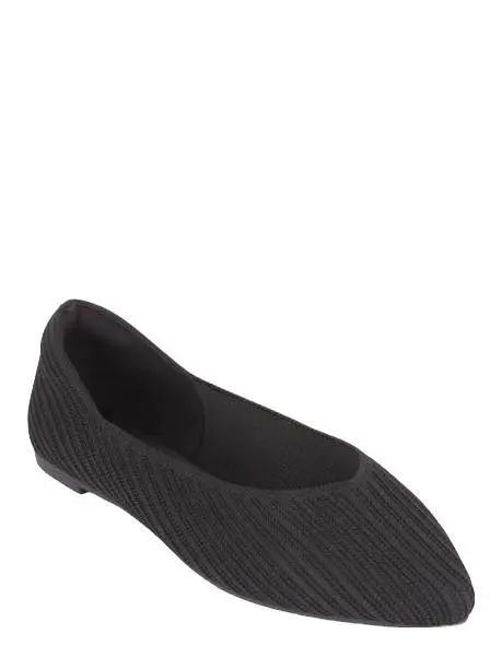 Tahari Maldives Pointed Toe Flat - Black