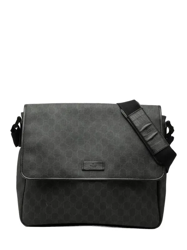 Gucci Gg Supreme Flap Messenger Bag - Black