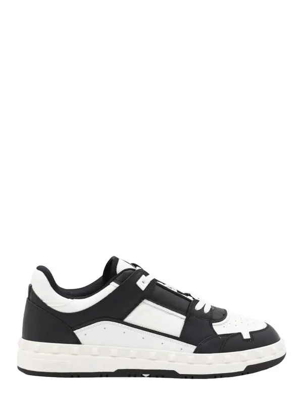Valentino Garavani Low Top Sneakers - Black