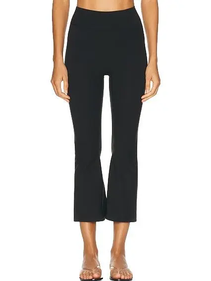 437 The Perfect Capri Pant - Black