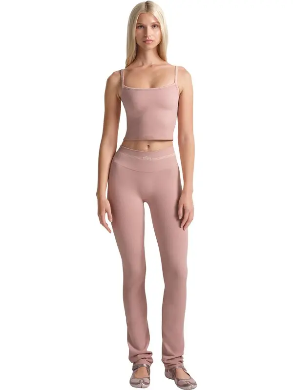 Nike Skims Ribbed Seamless 34" Straight Leggings - Pink