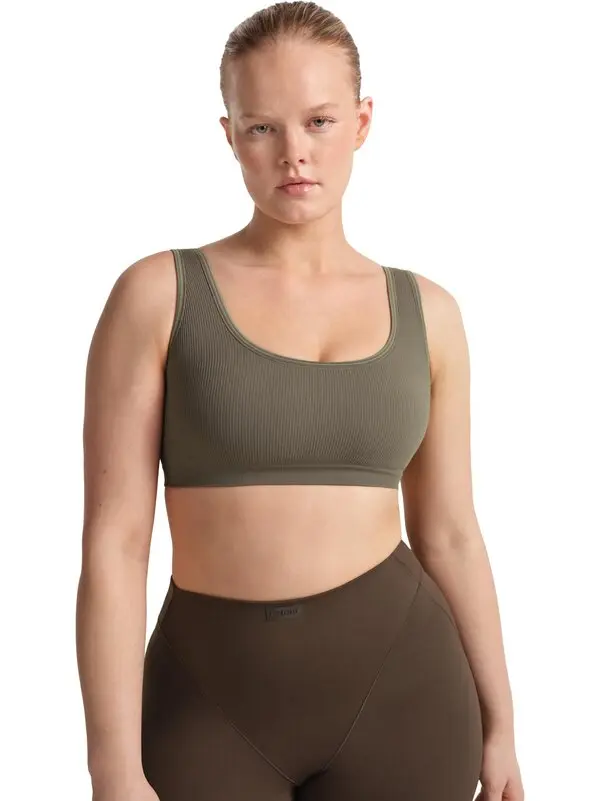 Nike Skims Ribbed Seamless Scoop Bra - Brown