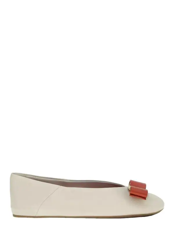 FERRAGAMO Vara Bow Leather Ballet Flats - Neutrals
