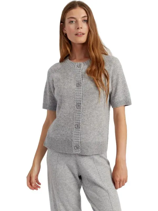Chinti & Parker Lightweight Wool-cashmere Button-front T-shirt - Light Grey