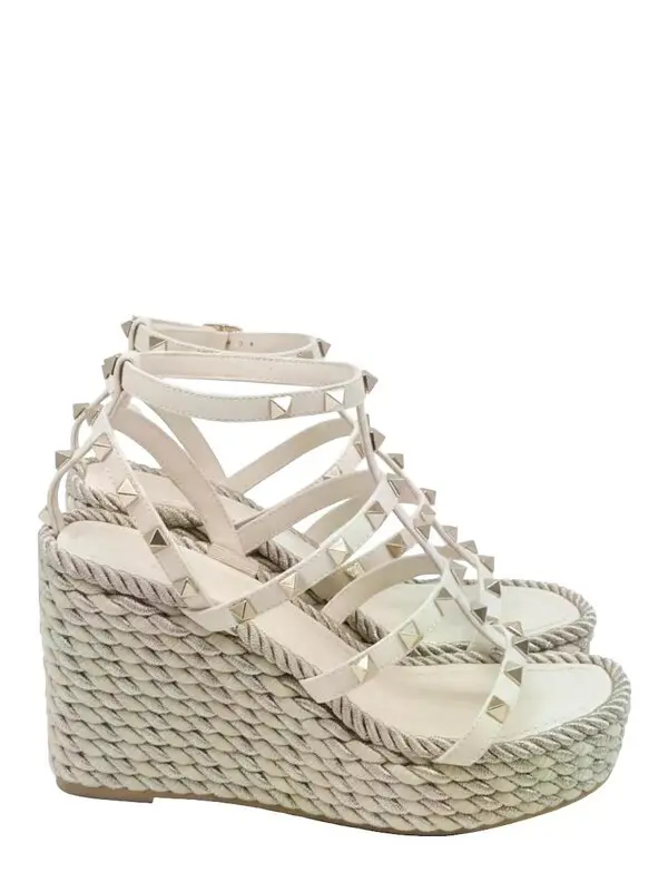 Valentino Garavani Rockstud Wedge Sandals - Neutrals
