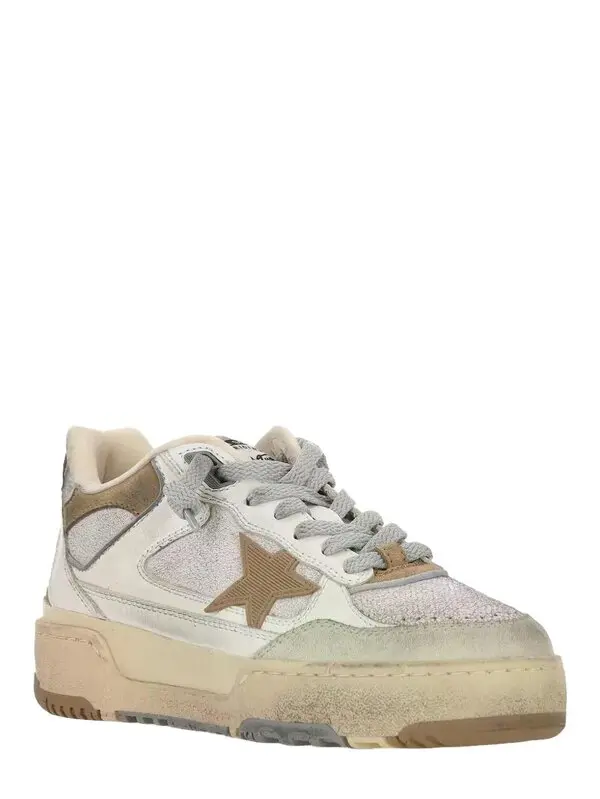 GOLDEN GOOSE Star Appliqué Leather Sneakers - Neutrals