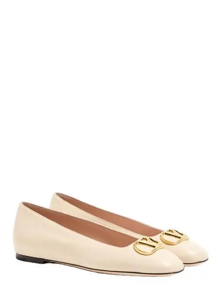 Valentino Garavani Vlogo Signature Nappa Ballerinas - Natural