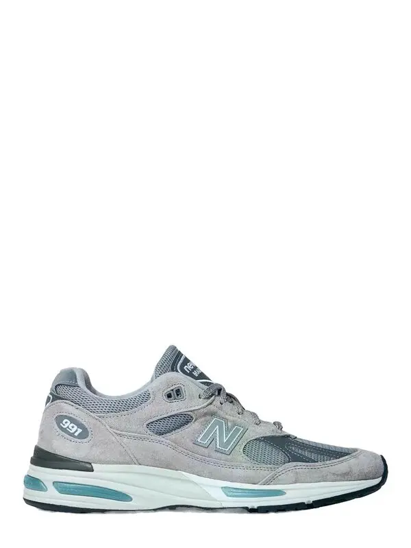 NEW BALANCE 991v2 Logo-patch Sneakers - Grey