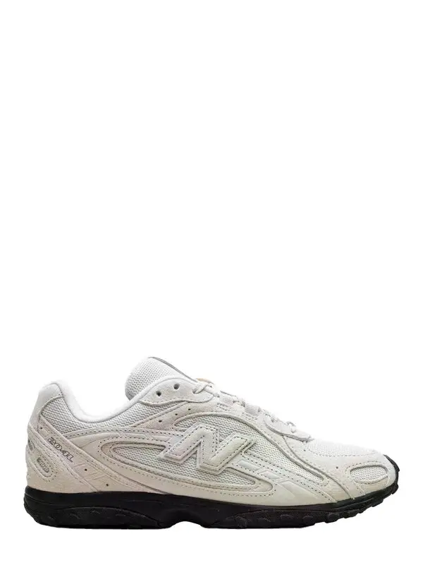 NEW BALANCE 204l Logo-detail Sneakers - White
