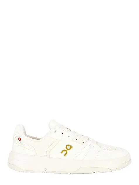 On The Roger Clubhouse Ace Sneaker - Ivory & Dew