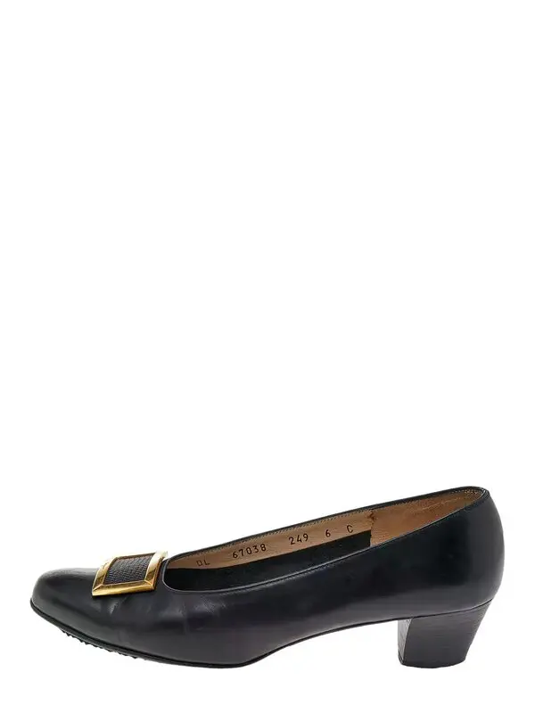 FERRAGAMO Leather Pumps With Gold-tone Buckle Detail - Black