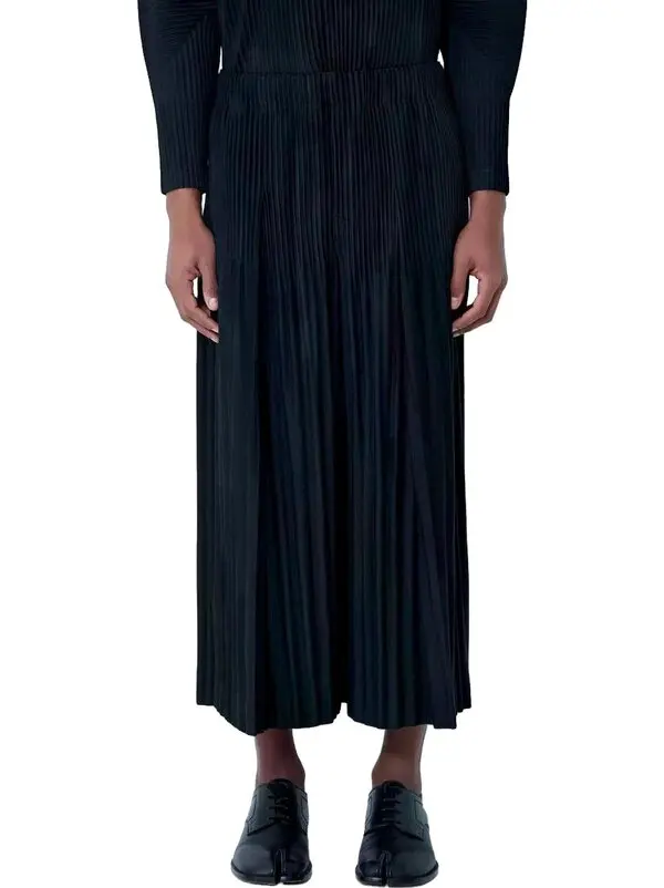 Issey Miyake Pleated Cropped Trousers - Black