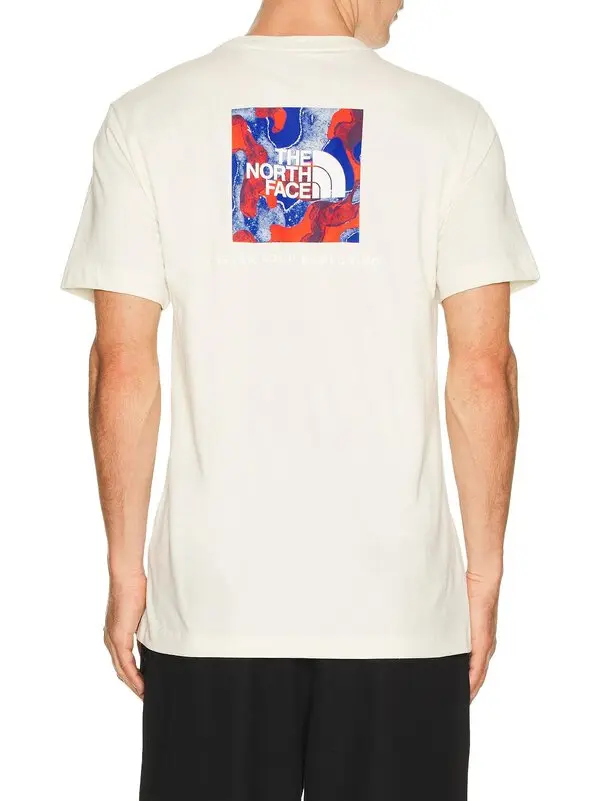 The North Face Red Box Short Sleeve Tee In Black - White Dune