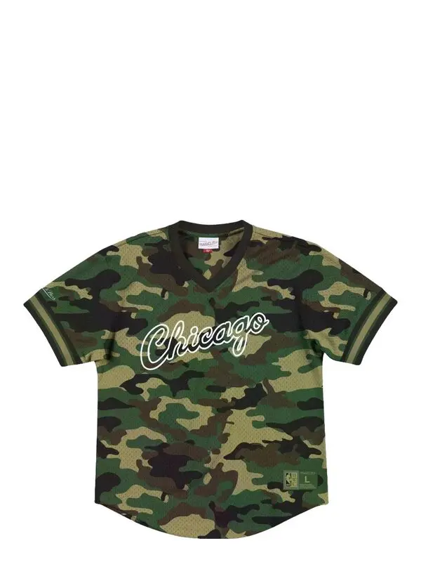 Mitchell & Ness Camo V-neck T-shirt - Green