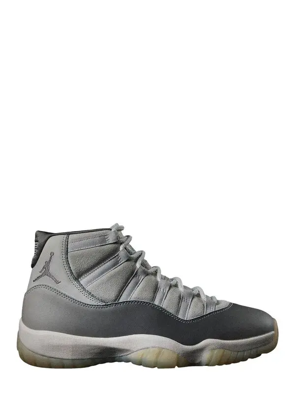 JORDAN 11 Retro - Grey