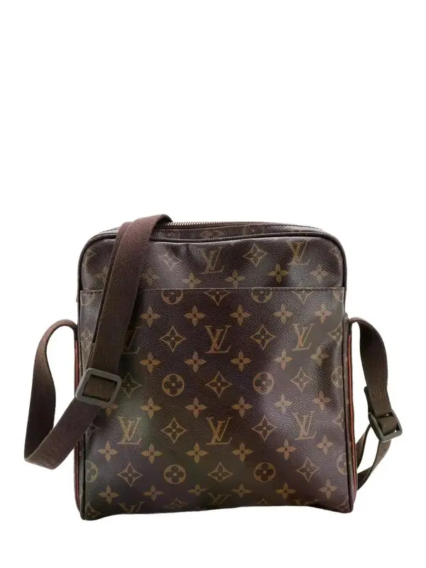 LOUIS VUITTON Trotteur Beaubourg Monogram Canvas Crossbody Bag - Brown