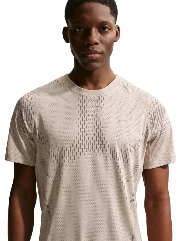 Nike Stride Dri-fit Adv Short-sleeve Running Top - Brown