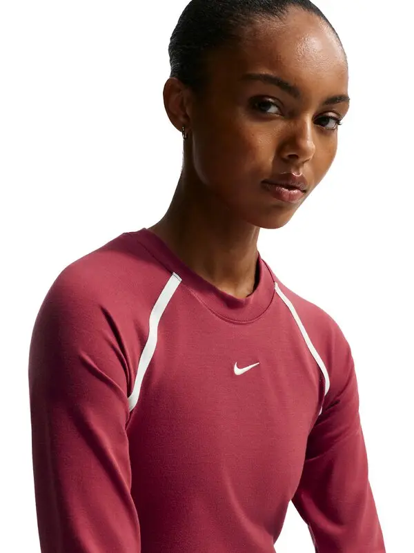 Nike Sportswear Tight Long-sleeve Cropped Top - Red