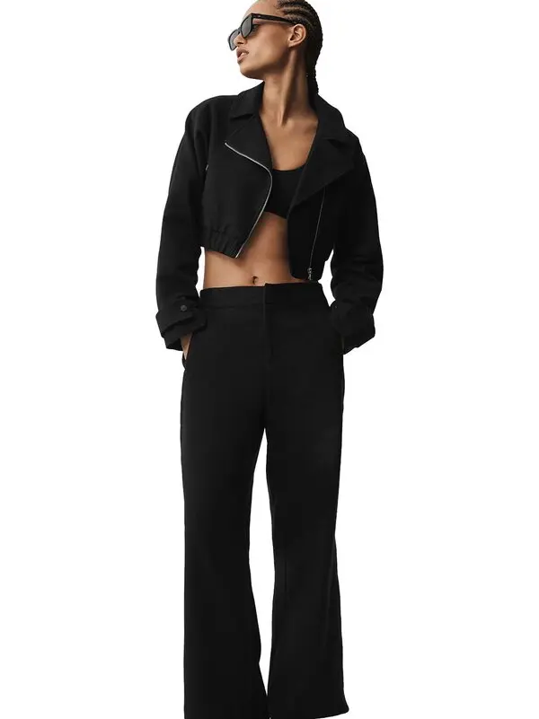 Alo Yoga Mid-rise Cosmopolitan Snap Pants - Black