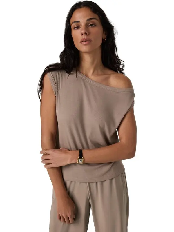 Vuori Cove Asymmetric Top - Sorrel Brown