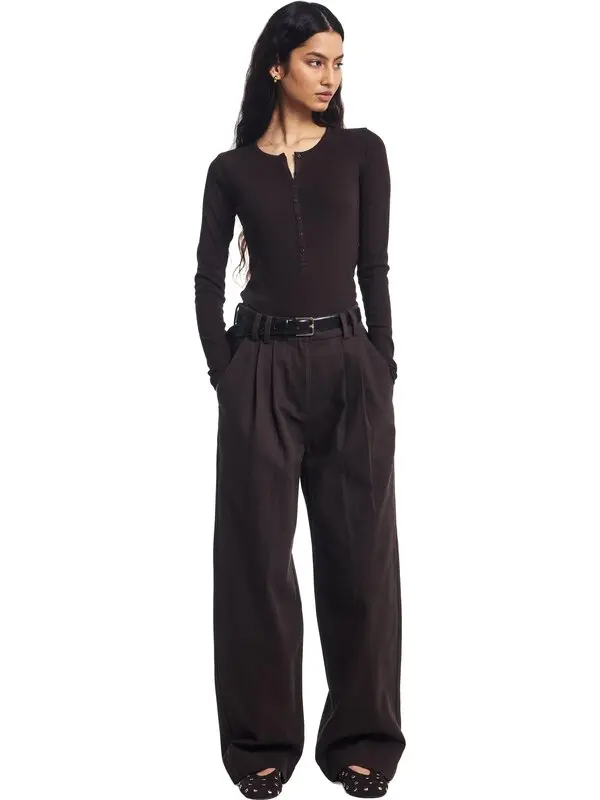 NINETY PERCENT Organic Cotton Double-pleated Trousers - Bitter Chocolate